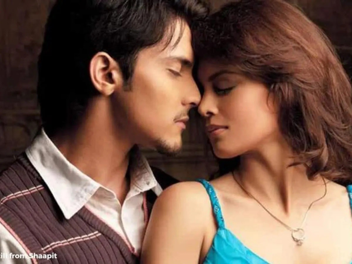 Shaapit: The Cursed Movie Review.. For some reason - Popcorn Reviewss